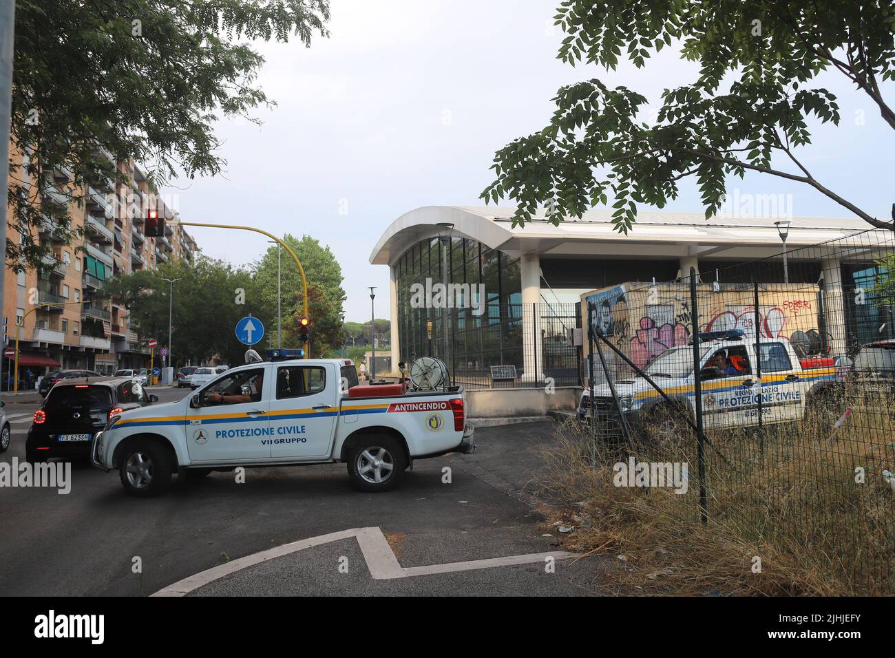 Roma via Teano e via dei Gordiani - incendio Stock Photo - Alamy