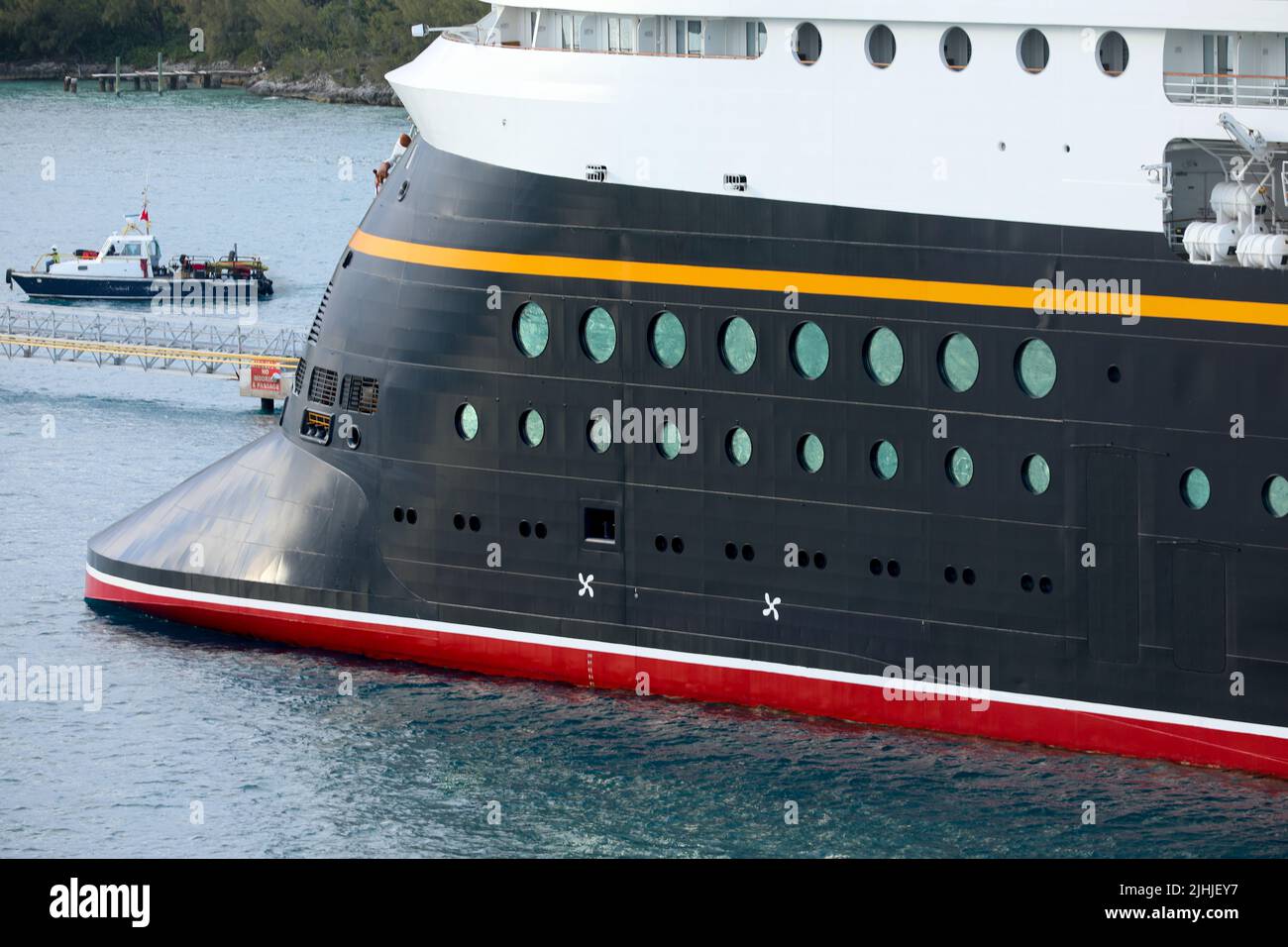 Back of the cruise ship Stock Photo - Alamy
