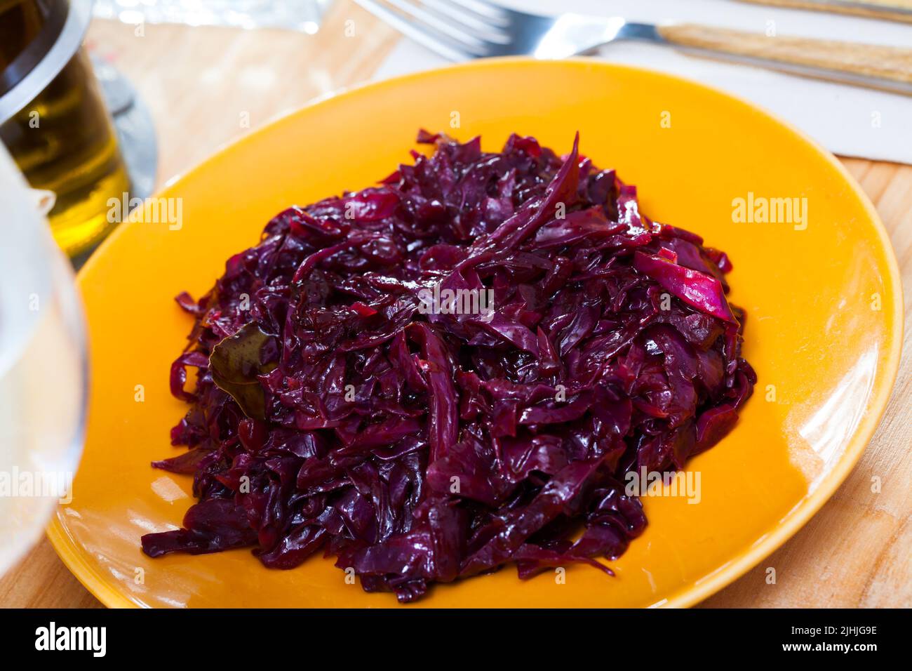 Overhead red cabbage knife hi-res stock photography and images - Alamy