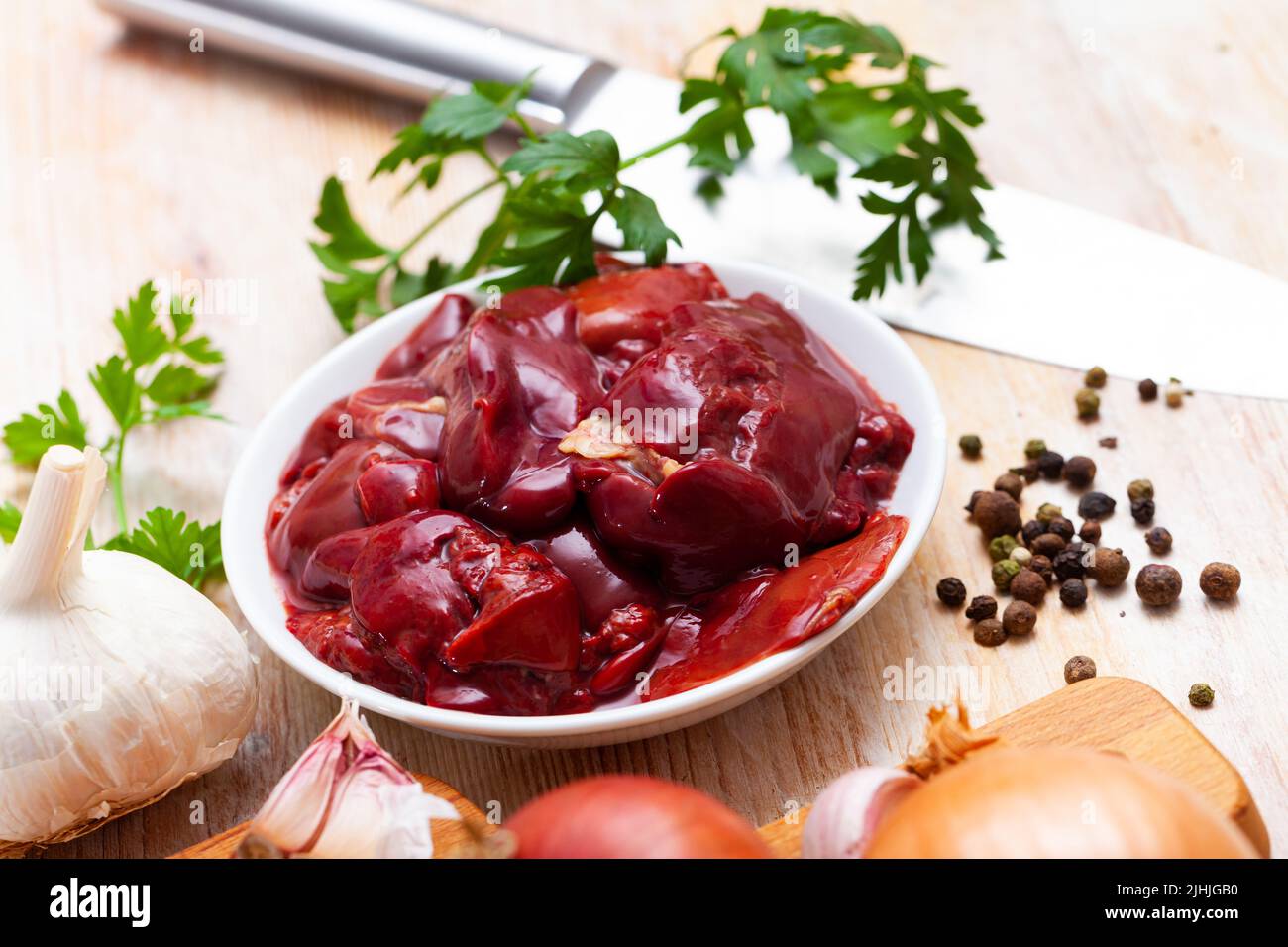 Raw chicken liver Stock Photo - Alamy
