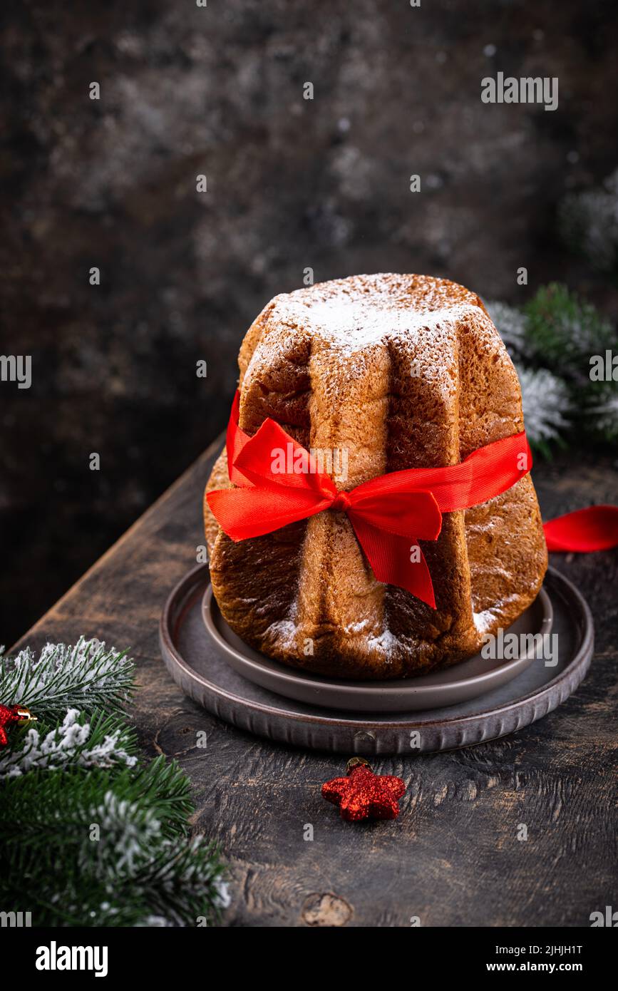 Traditional Christmas Italian cake pandoro Stock Photo - Alamy