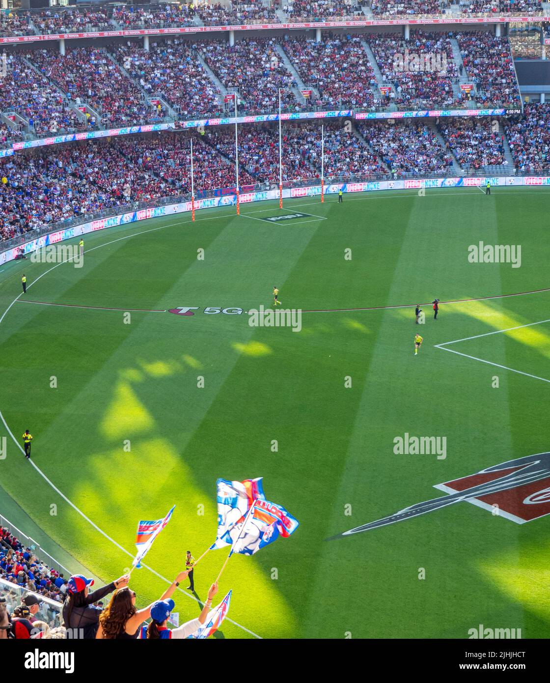 Full house of football fans spectators at 2021 AFL Grand Final at Optus ...