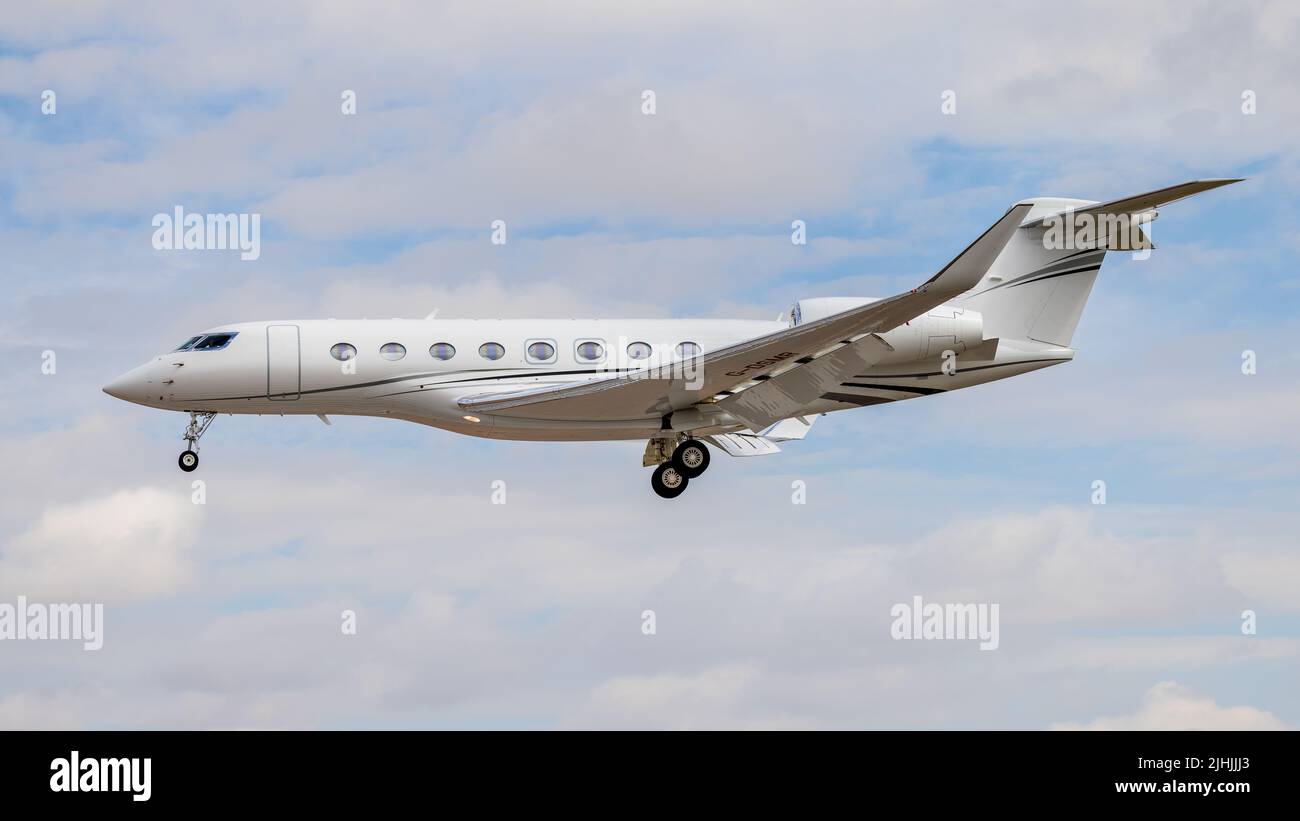 Gulfstream G650ER ‘G-DSMR’ arriving at RAF Fairford for the 2022 Royal ...