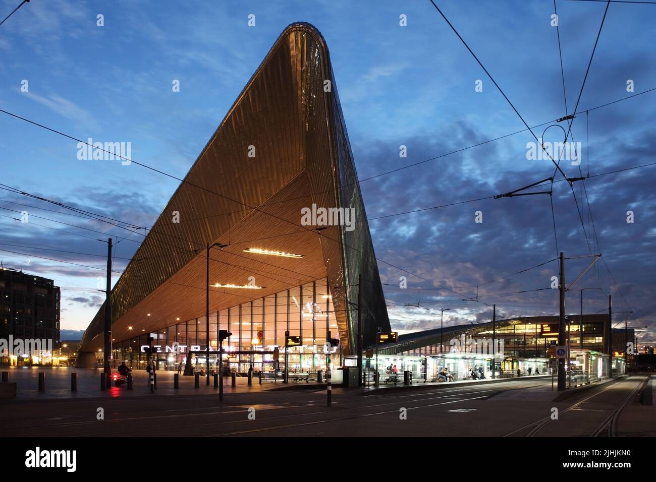 Rotterdam central station at night hi-res stock photography and images ...