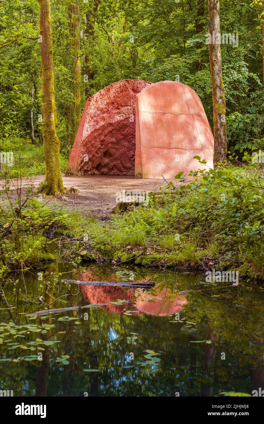 "Threshold" by Natasha Rosling. Forest of Dean Sculpture Trail Stock ...