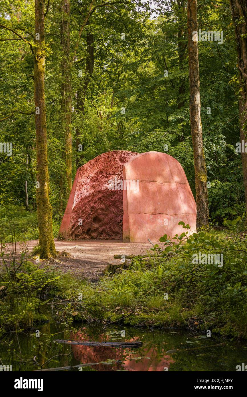 "Threshold" by Natasha Rosling. Forest of Dean Sculpture Trail Stock ...