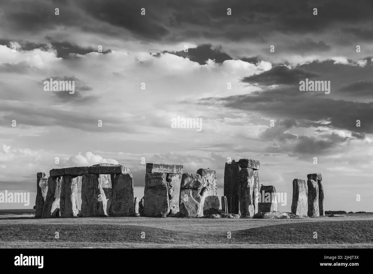 Prehistoric monument stonehenge in Black and White Stock Photos ...