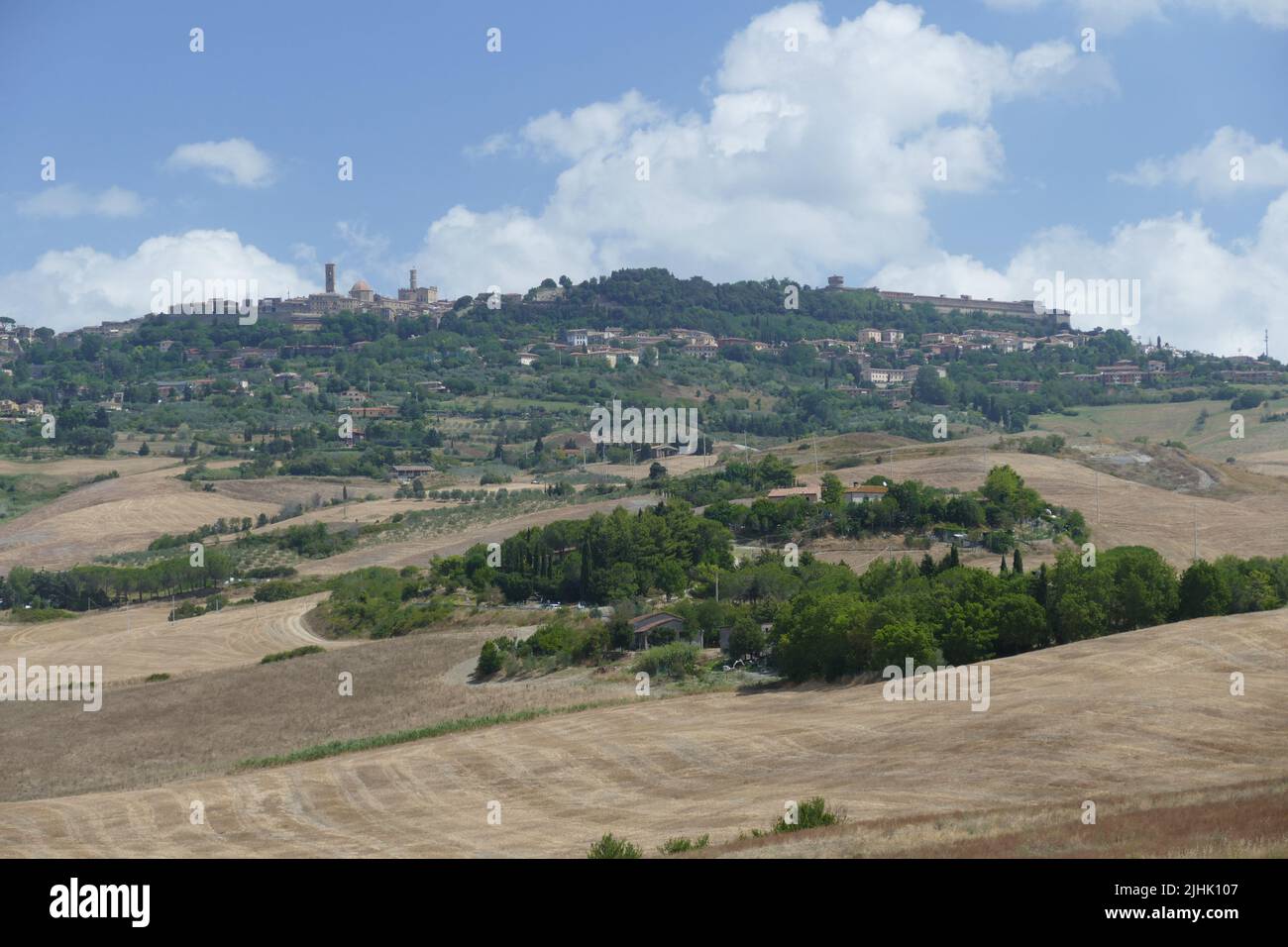 Italy Tuscan Hilltop Village Stock Photo - Alamy