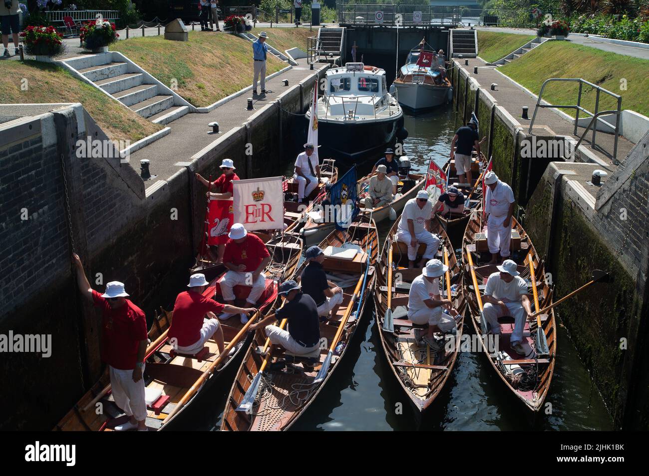 Bray, UK. 19th July, 2022. Swan Uppers on the River Thames at Bray Lock ...