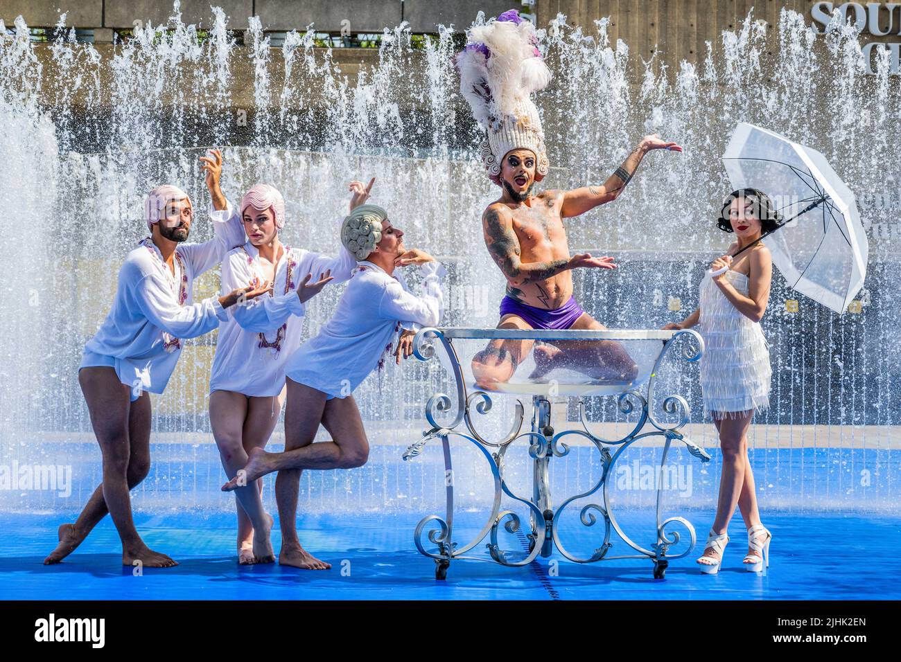 London, UK. 19th July, 2022. Mark 'Captain Kid' Winmill performs in his ...