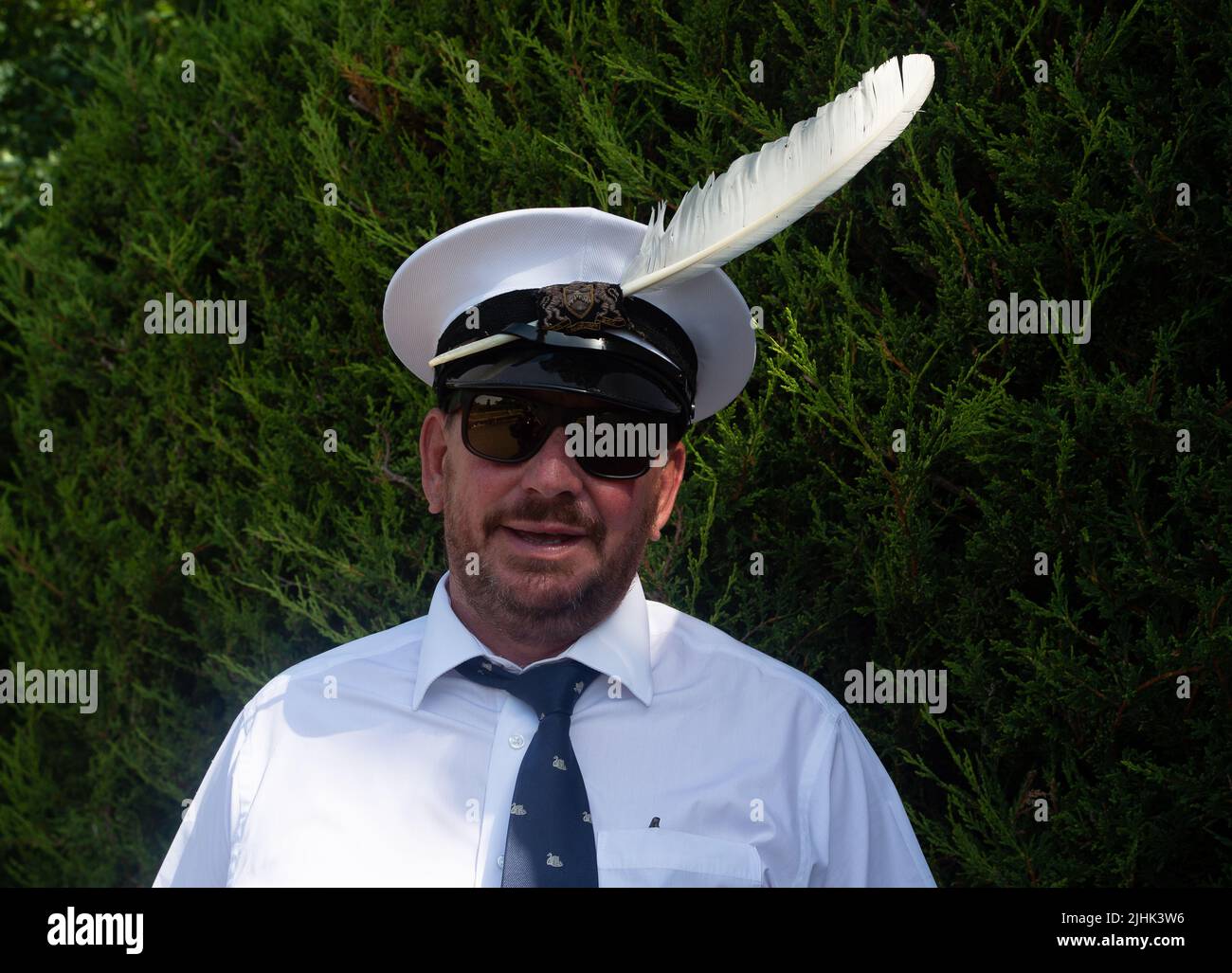 Bray, UK. 19th July, 2022. Jeremy McCarthy, Barge Master for the Dyer's ...