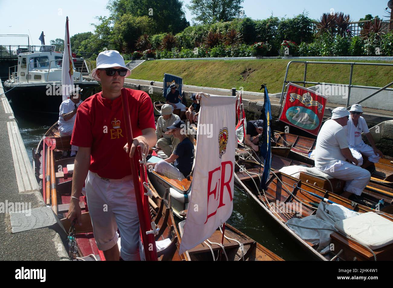 Bray, UK. 19th July, 2022. Swan Uppers on the River Thames at Bray Lock ...