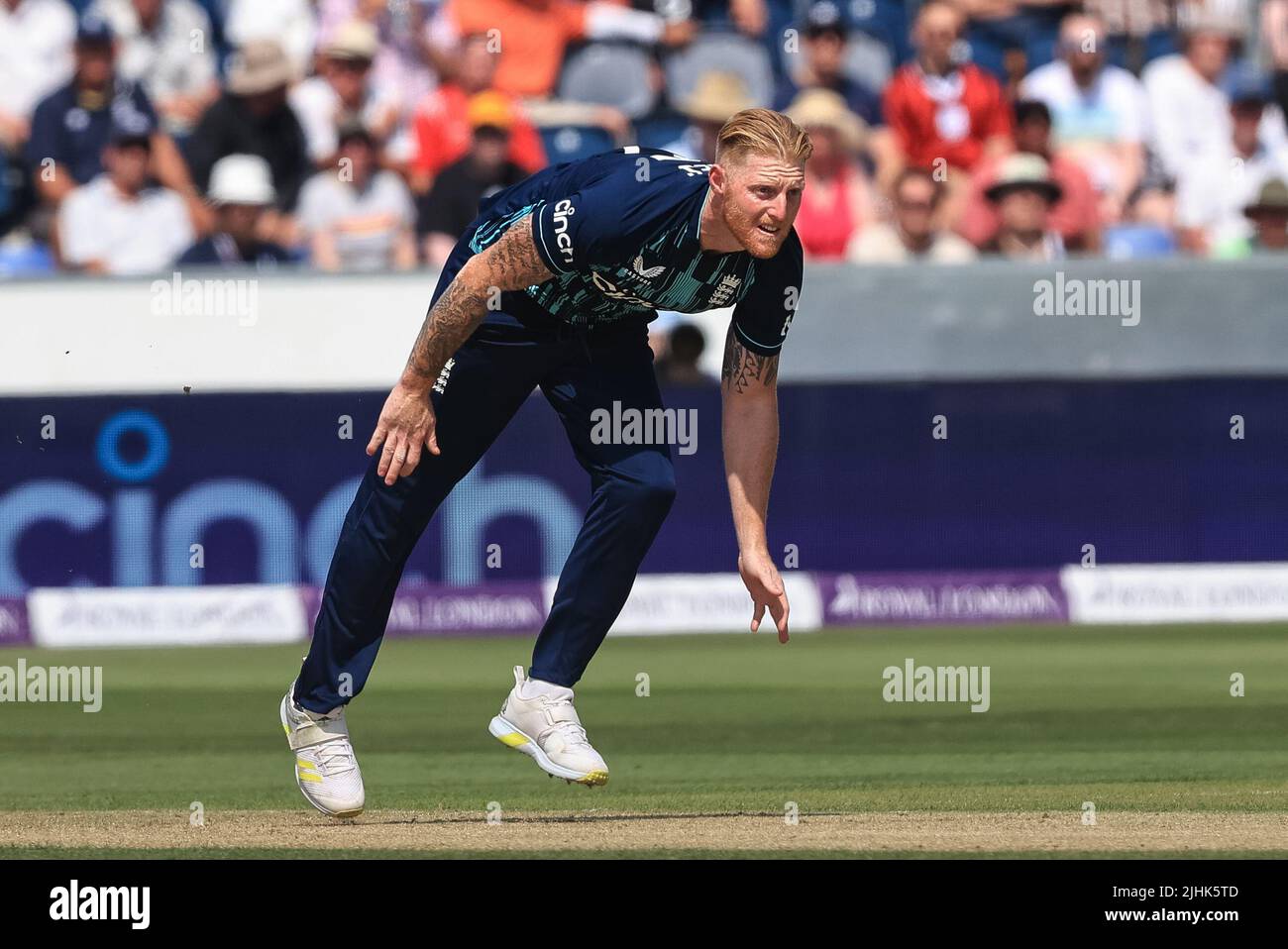 Ben Stokes of England delivers the ball Stock Photo - Alamy