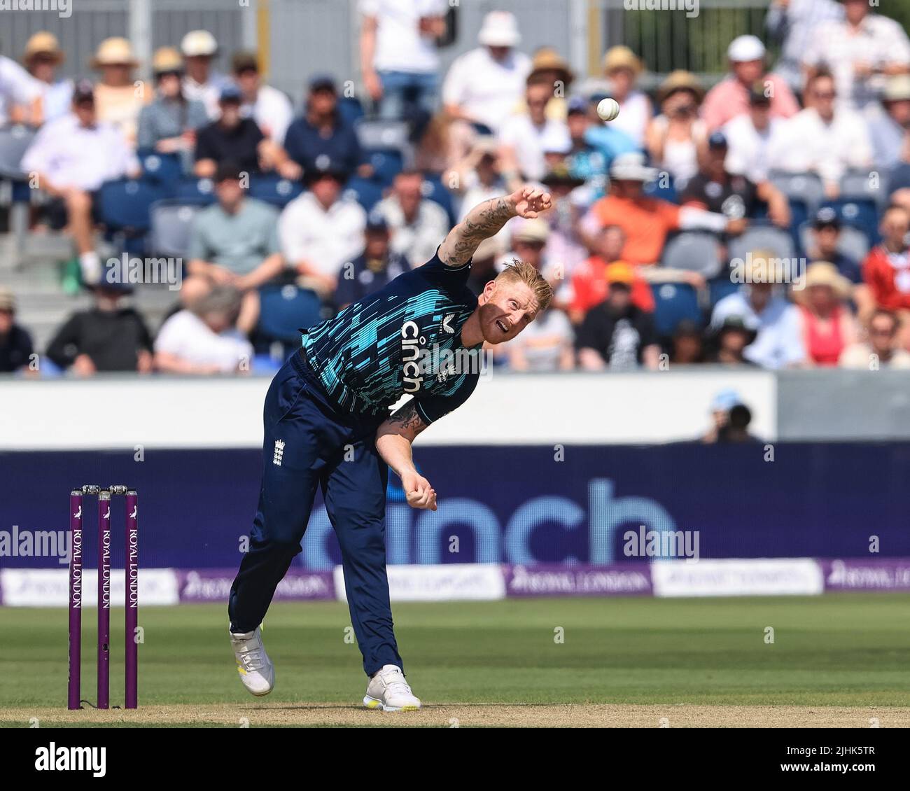 Ben Stokes of England delivers the ball Stock Photo - Alamy