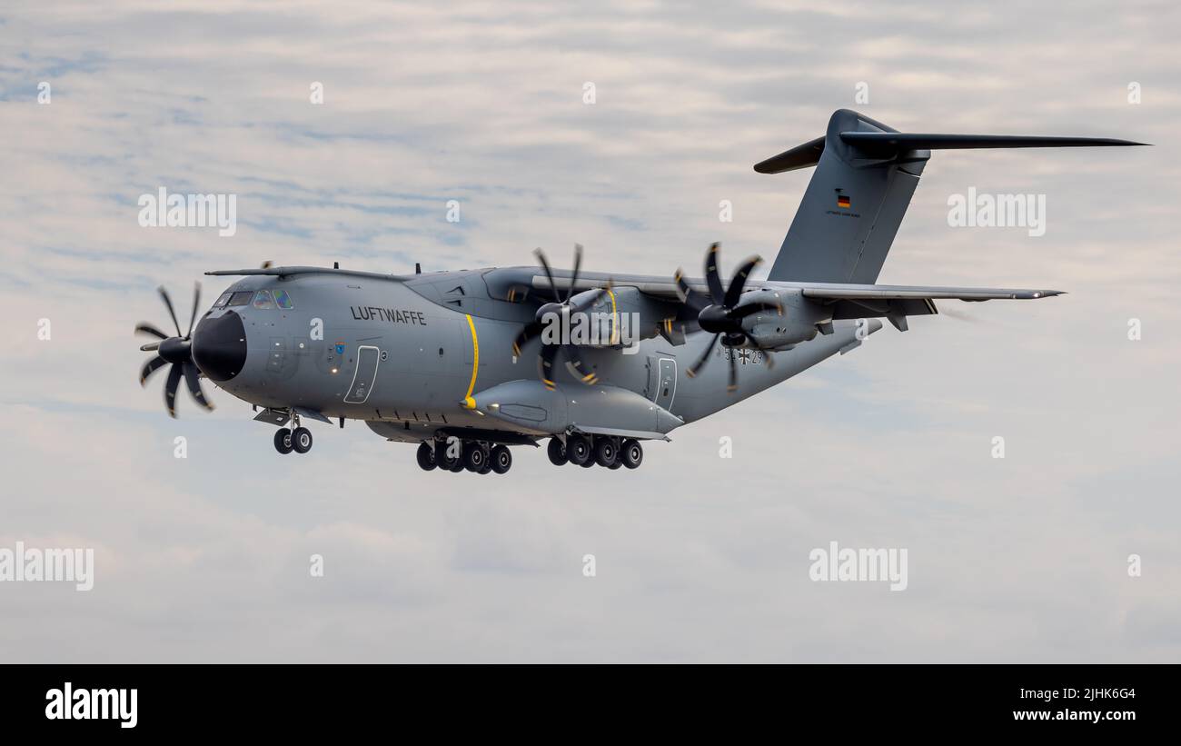 Raf a400 atlas hi-res stock photography and images - Alamy