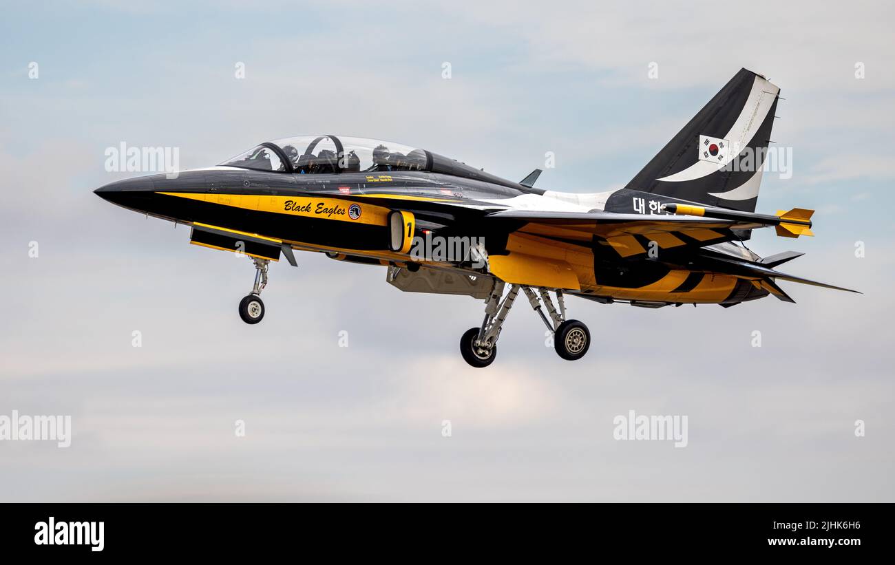 Republic of Korea Air Force - KAI T-50 Golden Eagle jet arriving at RAF ...