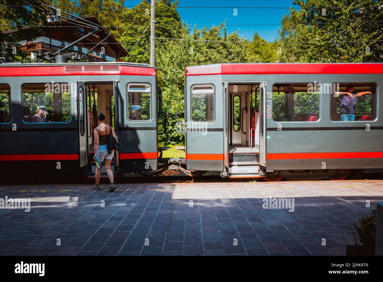 Ferrovia del tram hi-res stock photography and images - Alamy