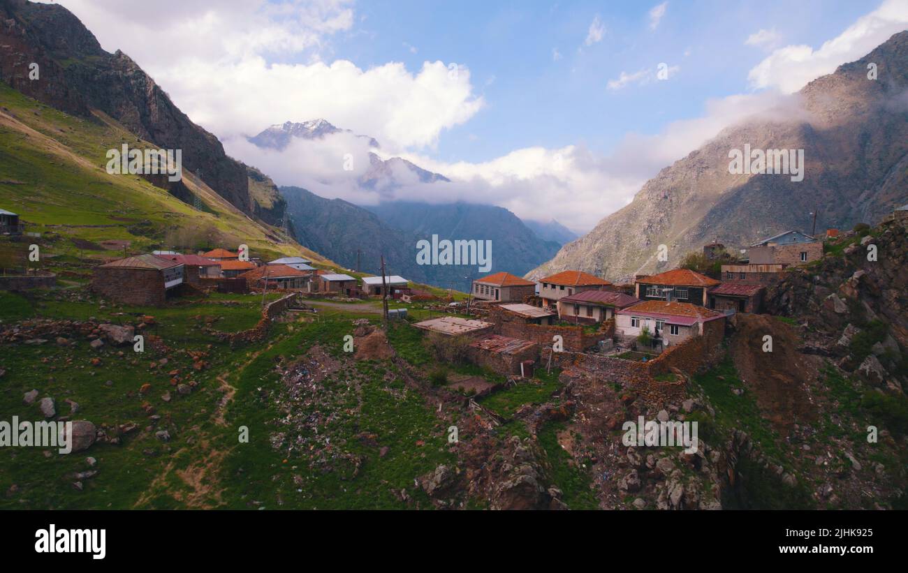 Mountain little village - hamlet - in the middle of mountain summits ...