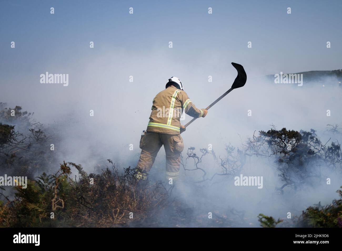 Gorse fire cornwall hi-res stock photography and images - Alamy