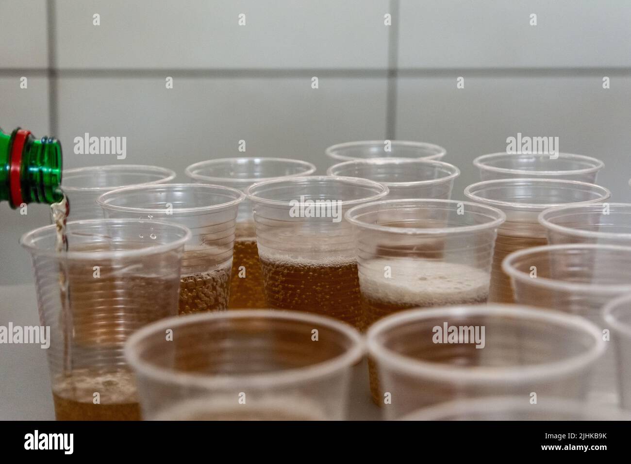 Water being poured cup hi-res stock photography and images - Alamy