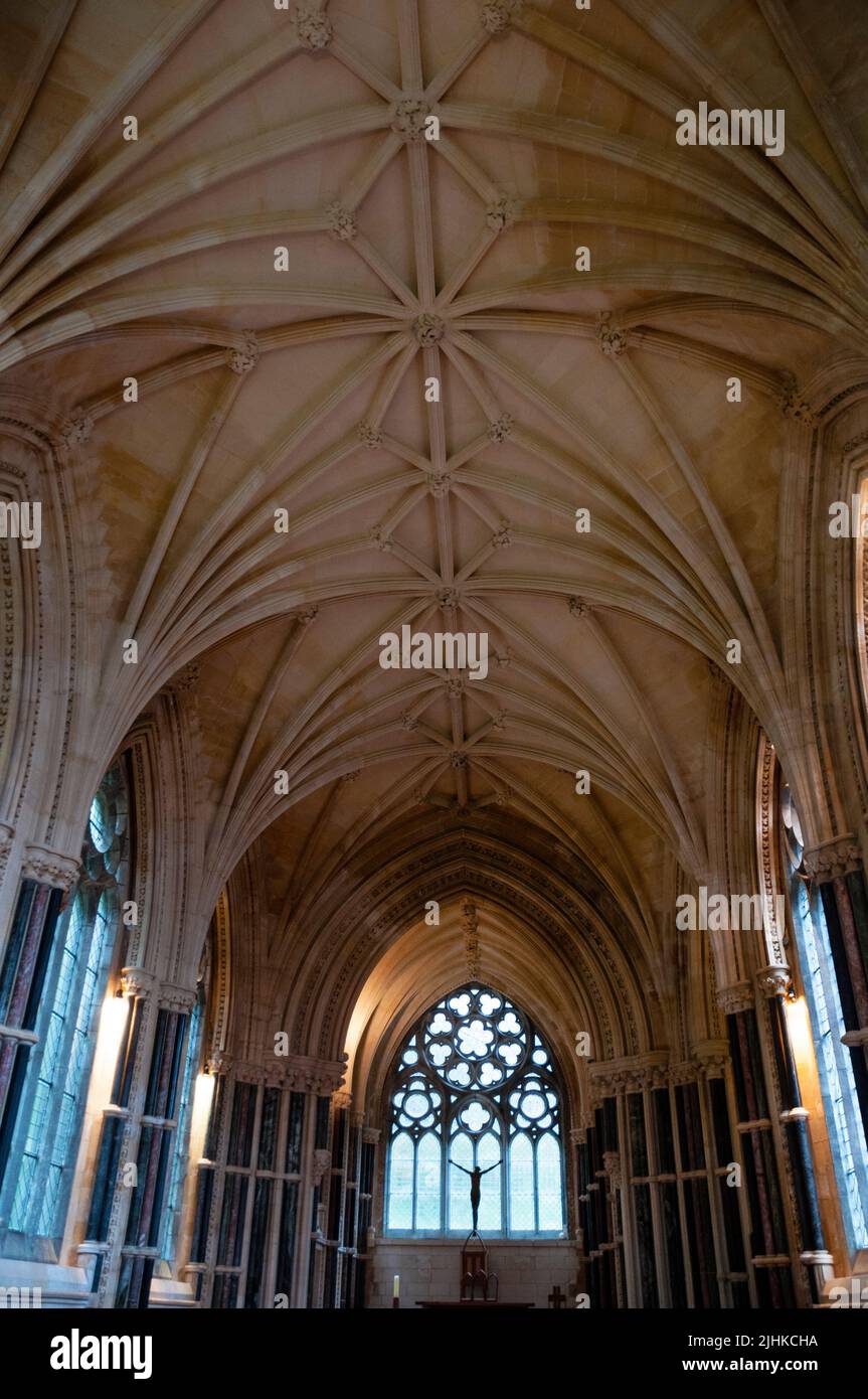Gothic rib vaulted ceiling hi-res stock photography and images - Alamy