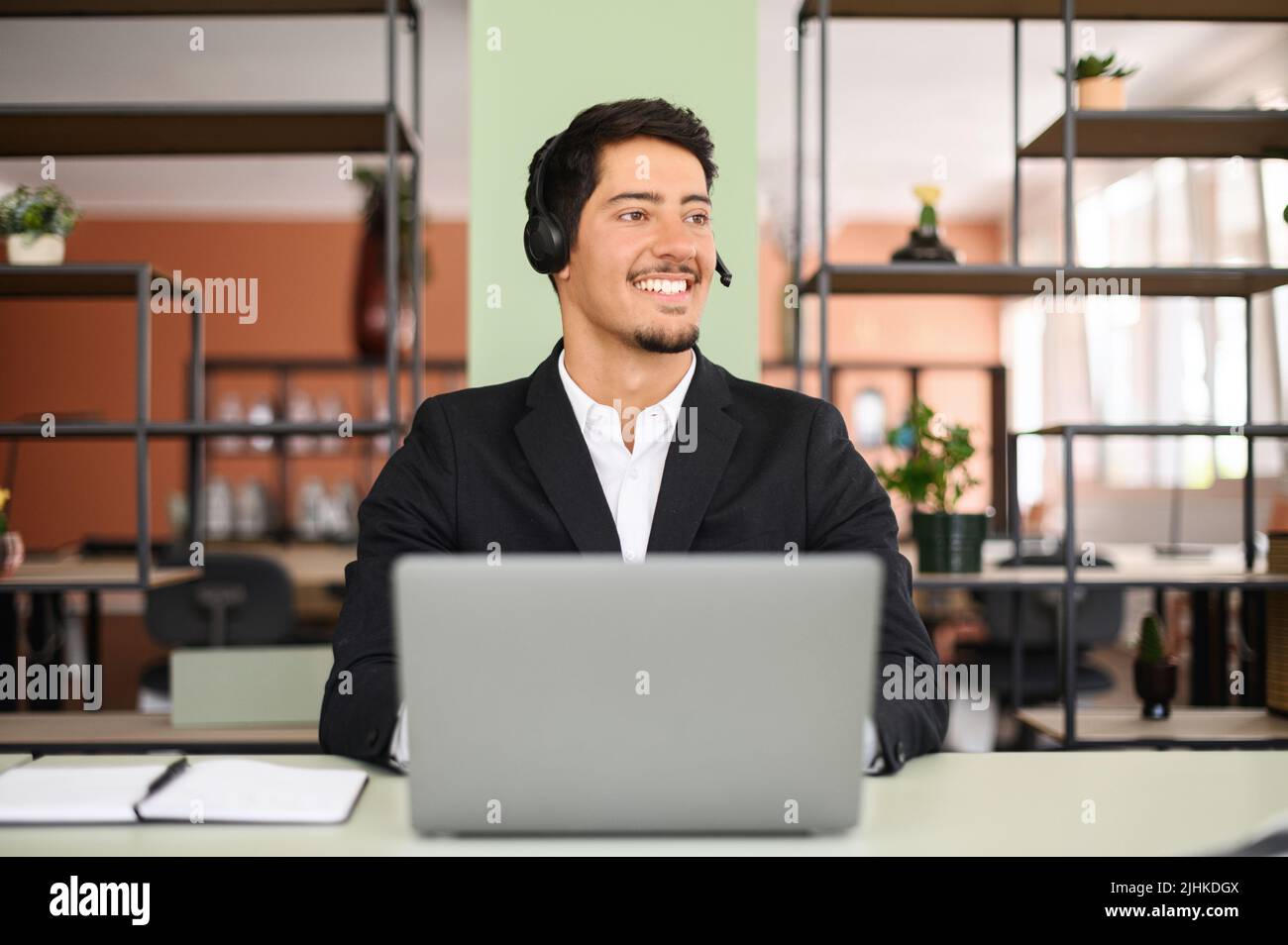 Hispanic wearing microphone hi-res stock photography and images - Alamy