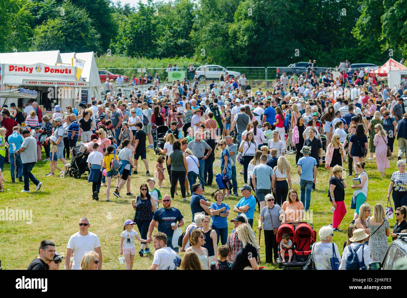 Crowds at the Castlewellan Agricultural show Stock Photo - Alamy