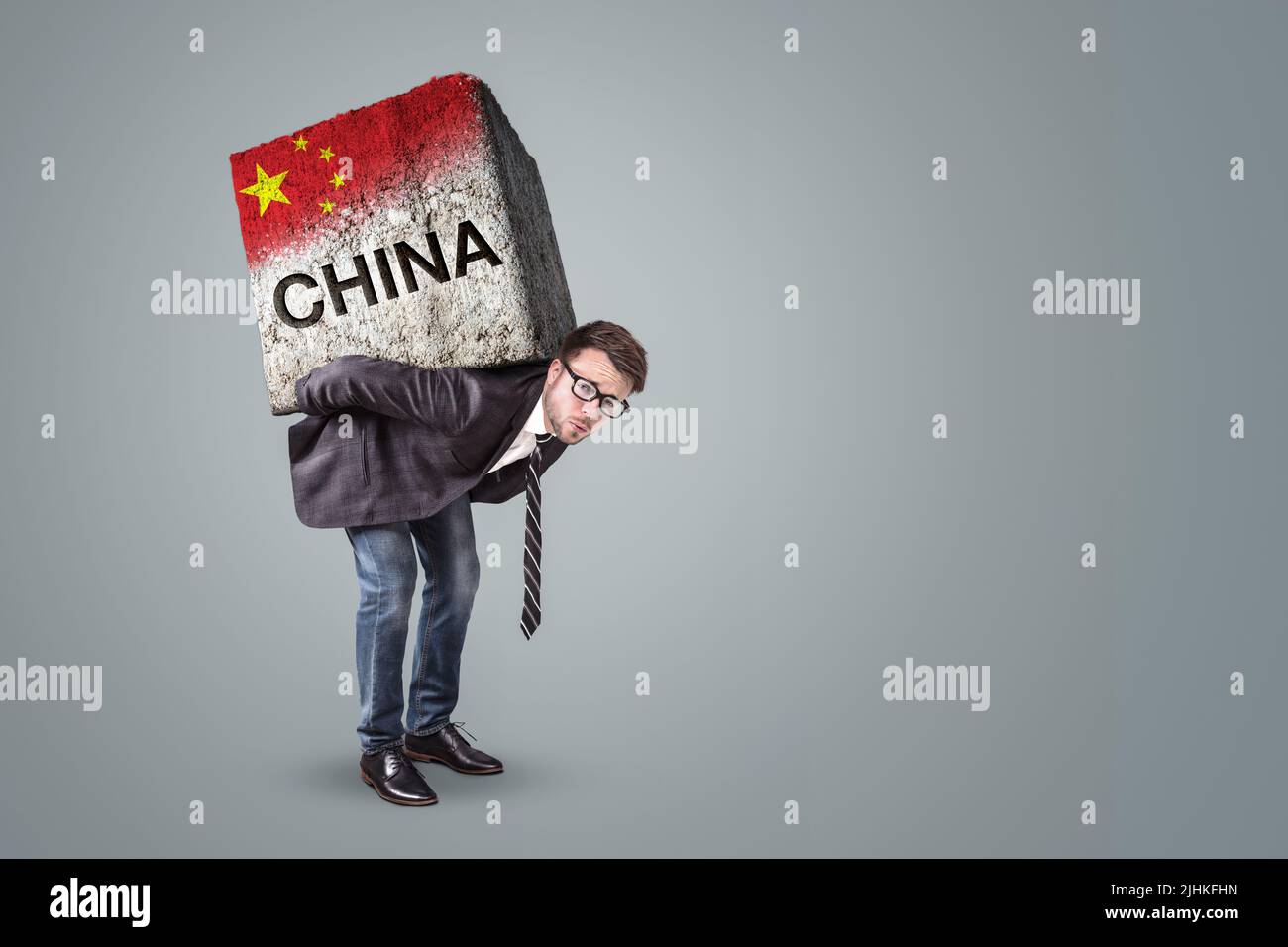 Man carrying a large stone hi-res stock photography and images - Alamy