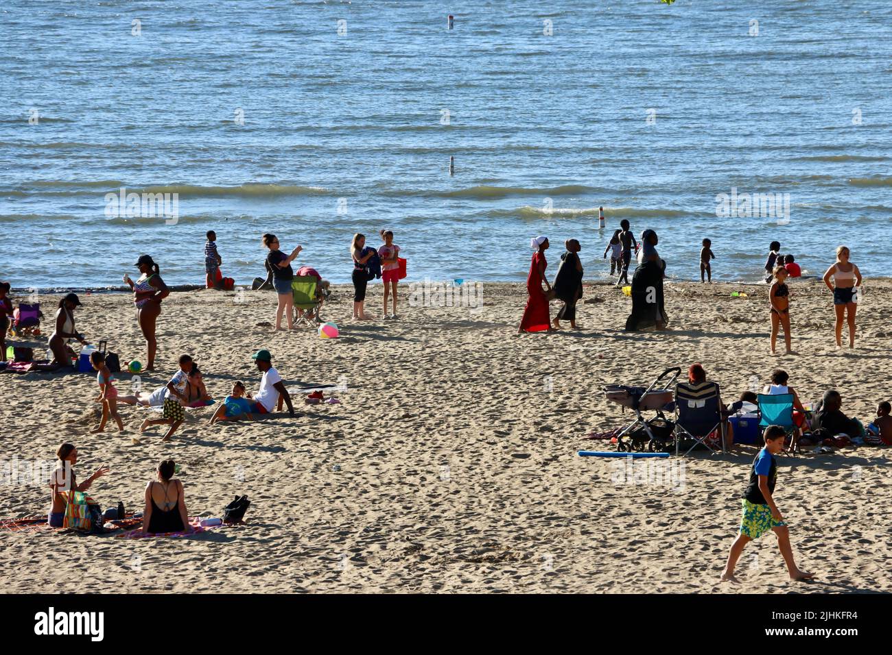 Cleveland edgewater beach hi-res stock photography and images - Alamy