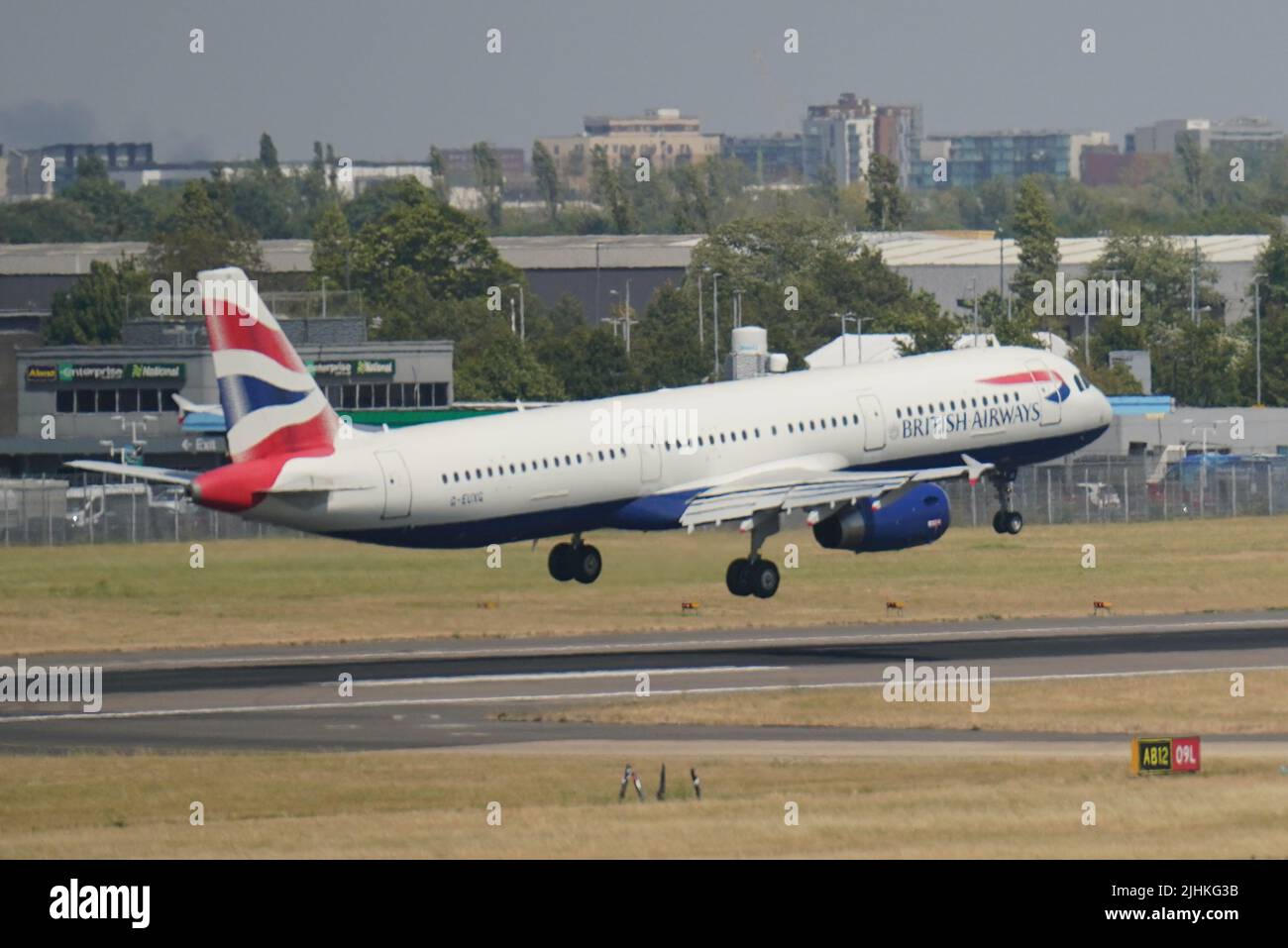 A British Airways flight comes into land in the heat at Heathrow ...