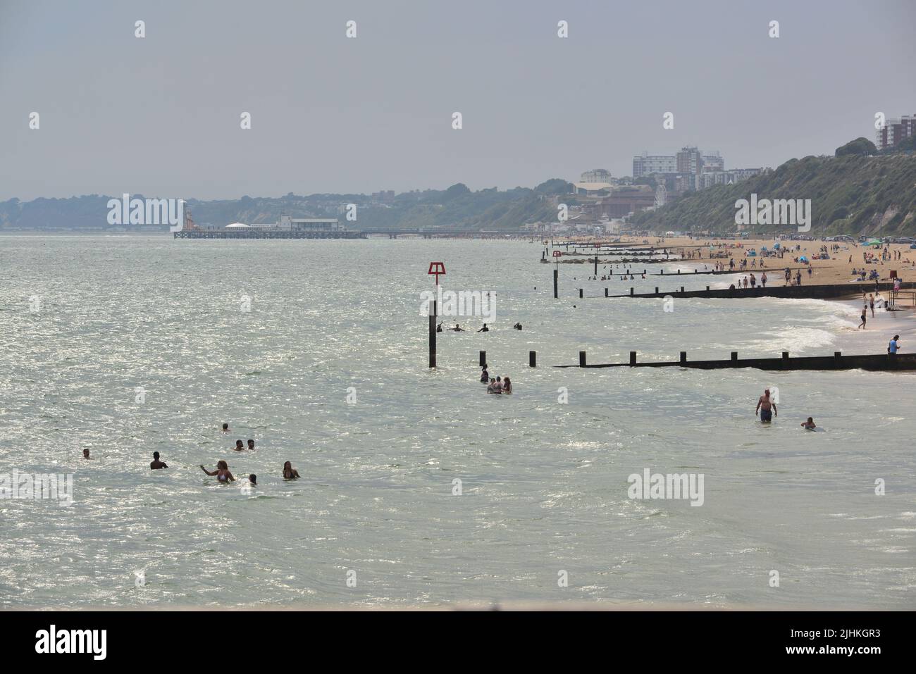Bournemouth beach busy 2022 hi-res stock photography and images - Alamy