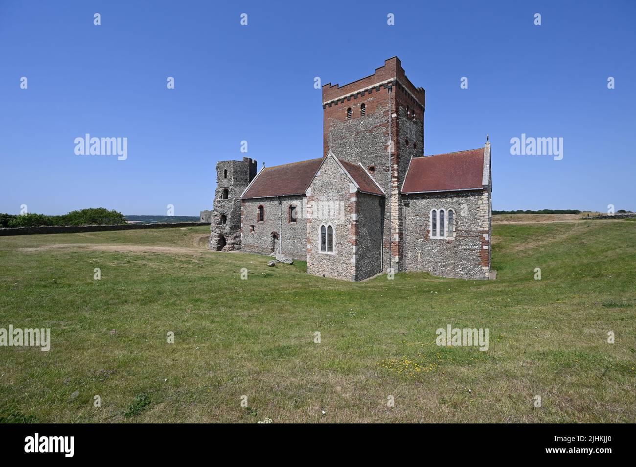 St Mary sub Castro and an AD Roman lighthouse in Dover Stock Photo - Alamy