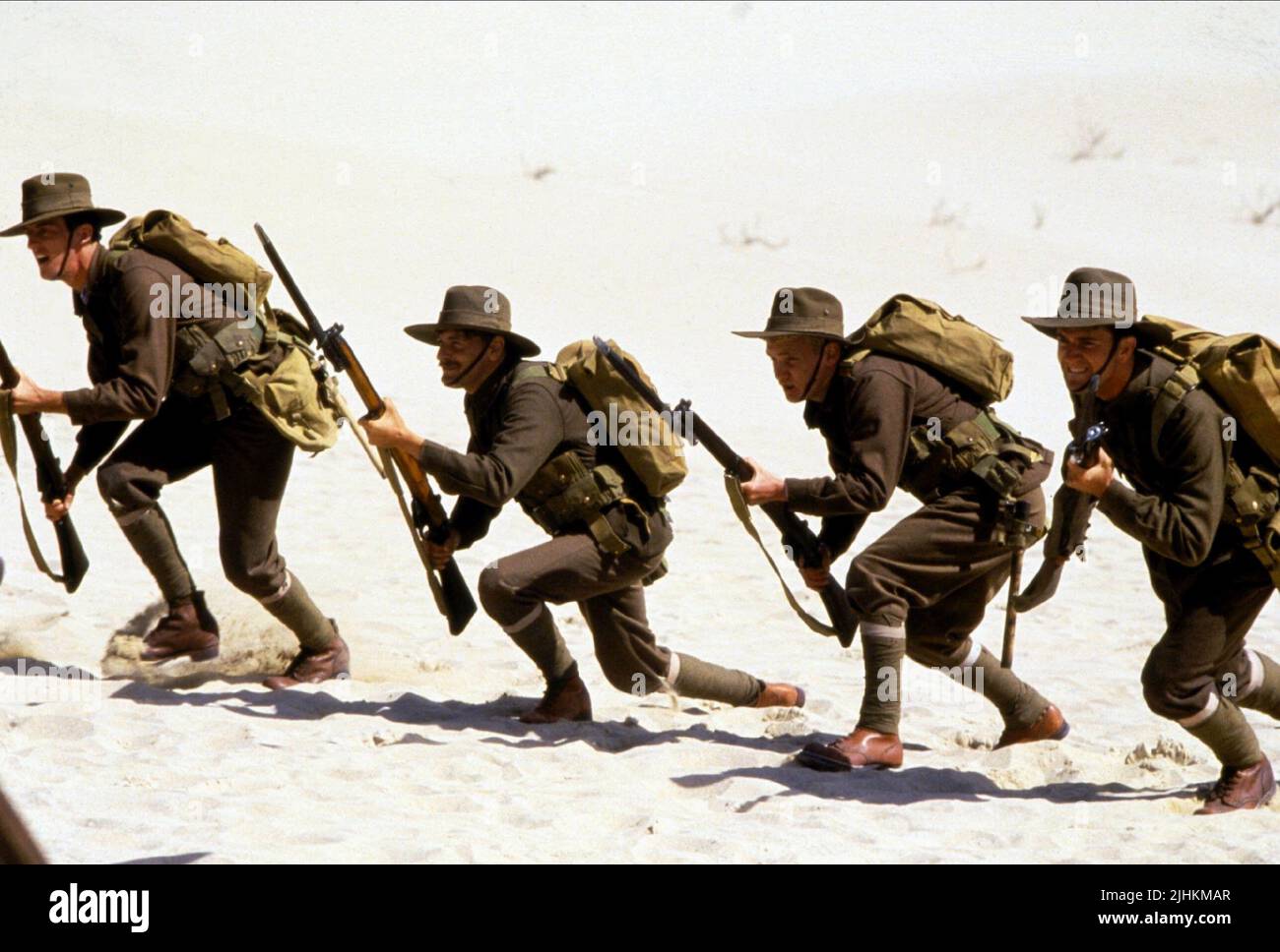 ROBERT GRUB, DAVID ARGUE, MEL GIBSON, GALLIPOLI, 1981 Stock Photo - Alamy