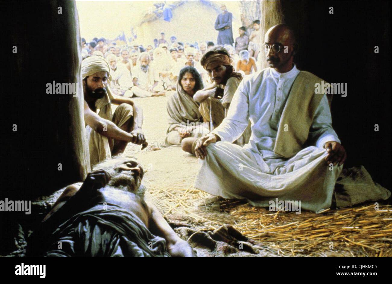 BEN KINGSLEY, GANDHI, 1982 Stock Photo - Alamy