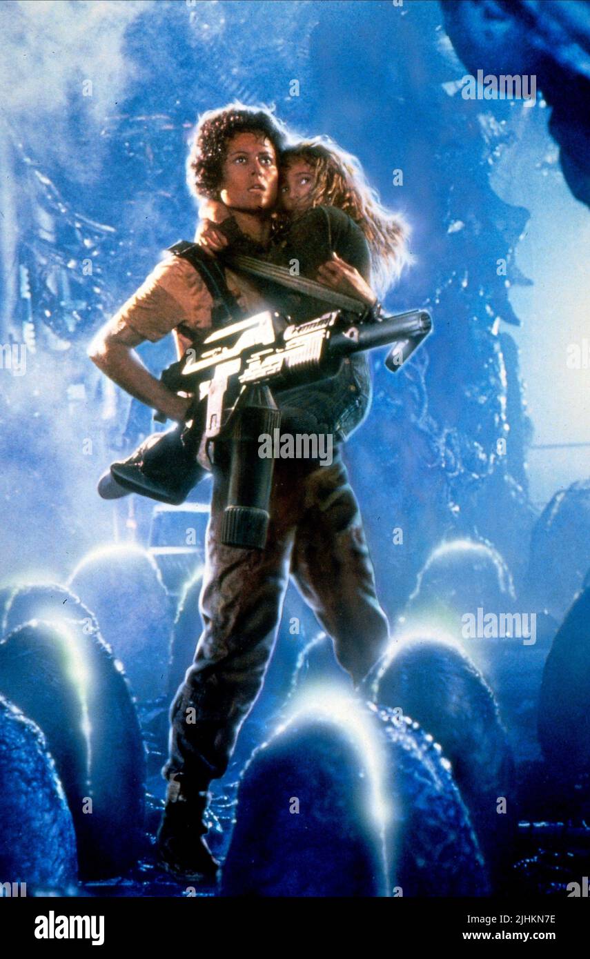 SIGOURNEY WEAVER, CARRIE HENN, ALIENS, 1986 Stock Photo - Alamy