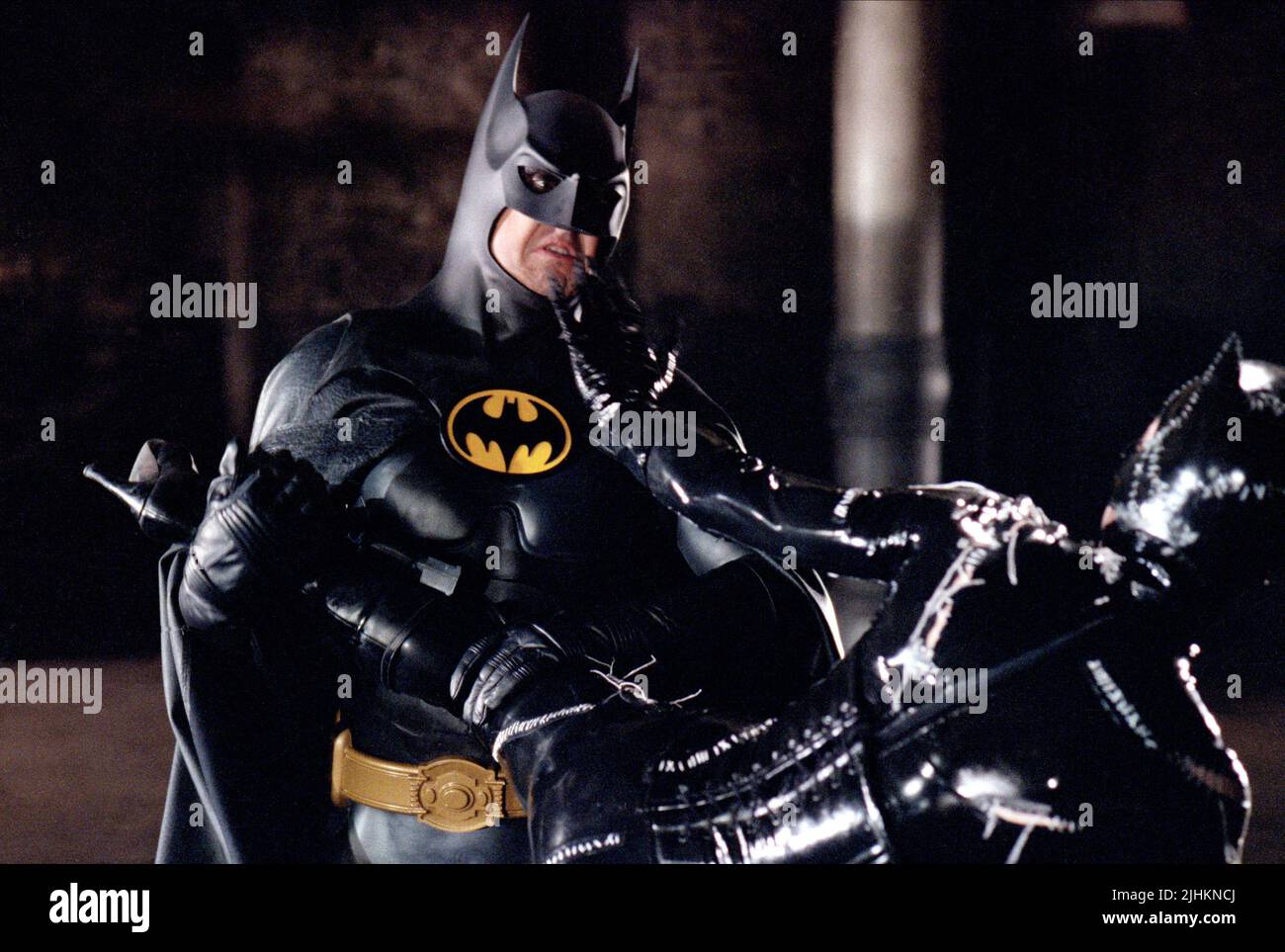 Michelle pfeiffer michael batman returns hi-res stock photography and ...