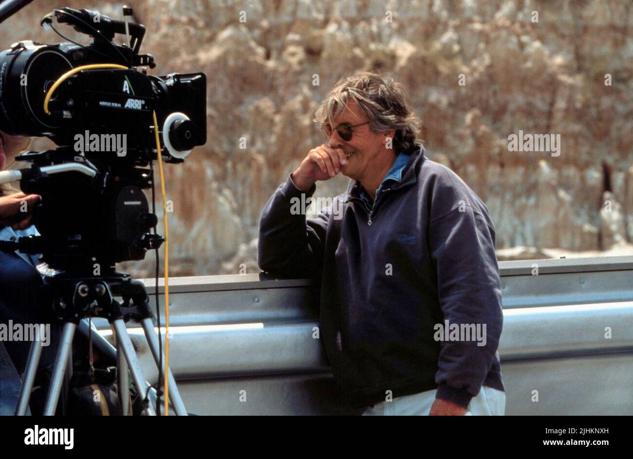 PAUL VERHOEVEN, STARSHIP TROOPERS, 1997 Stock Photo - Alamy