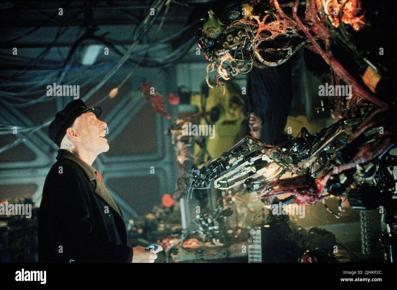 DONALD SUTHERLAND, VIRUS, 1999 Stock Photo - Alamy