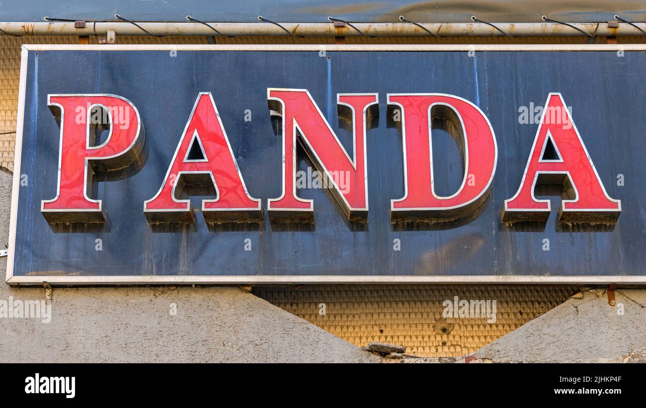 Red panda black background hi-res stock photography and images - Alamy