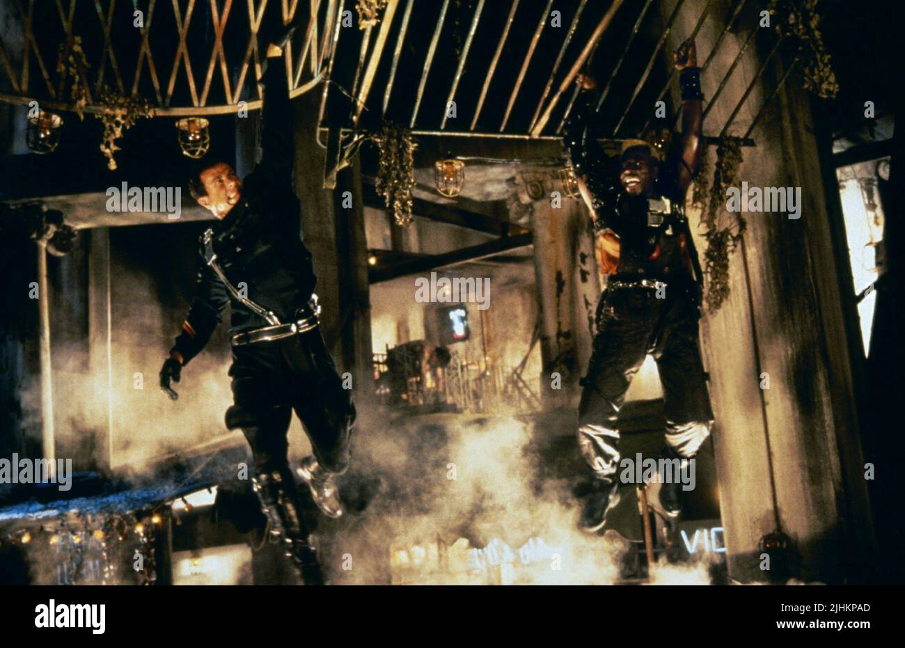 SYLVESTER STALLONE, WESLEY SNIPES, DEMOLITION MAN, 1993 Stock Photo - Alamy