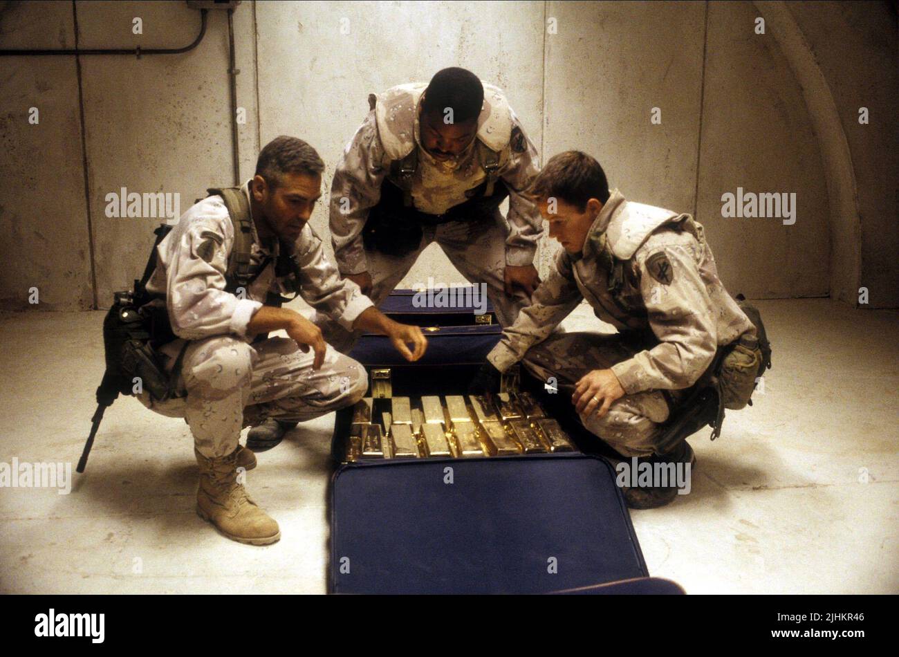 GEORGE CLOONEY, ICE CUBE, MARK WAHLBERG, THREE KINGS, 1999 Stock Photo ...