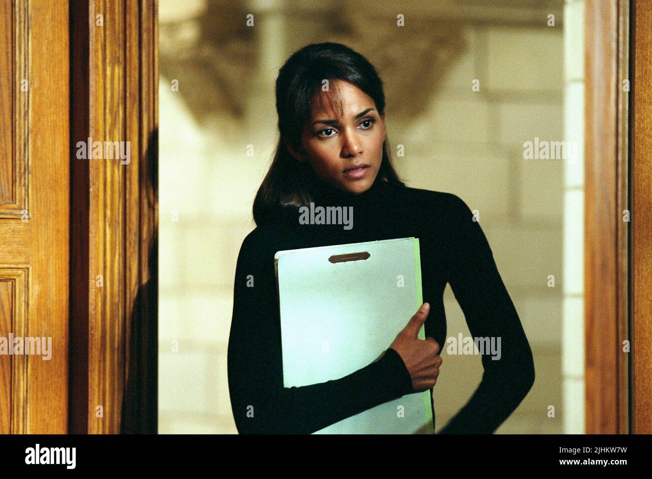 HALLE BERRY, GOTHIKA, 2003 Stock Photo - Alamy