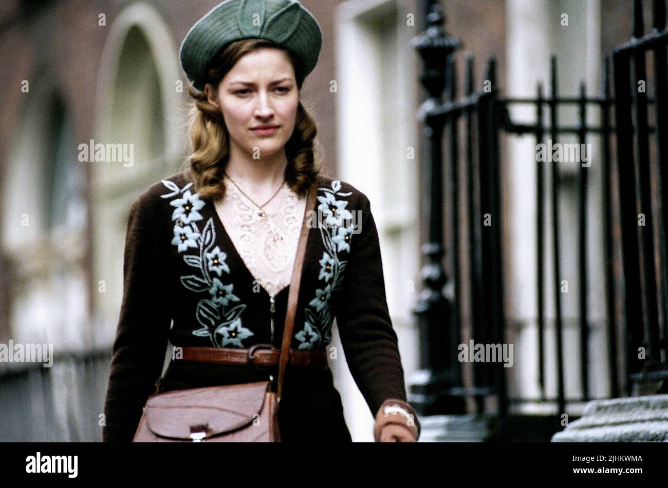 Kelly macdonald lassie 2005 hi-res stock photography and images - Alamy