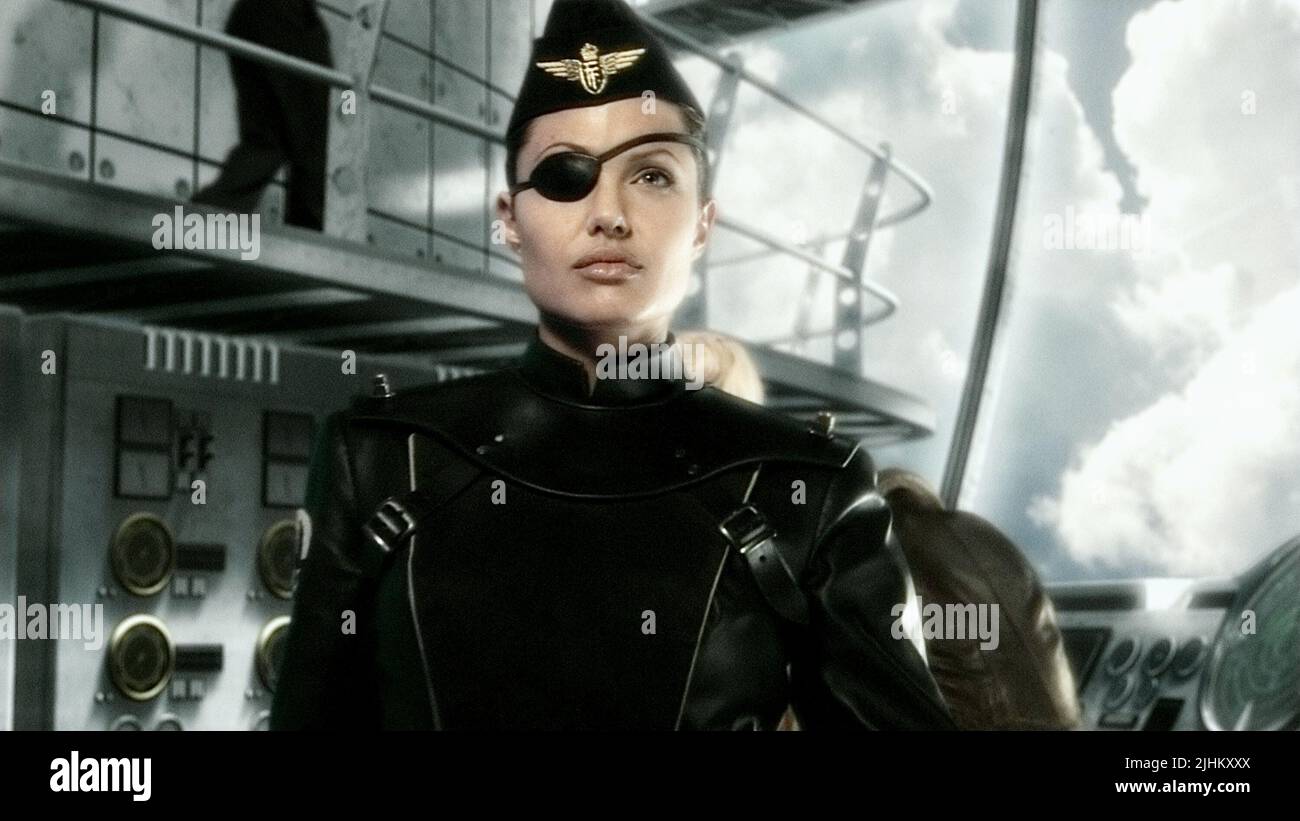 ANGELINA JOLIE, SKY CAPTAIN AND THE WORLD OF TOMORROW, 2004 Stock Photo ...