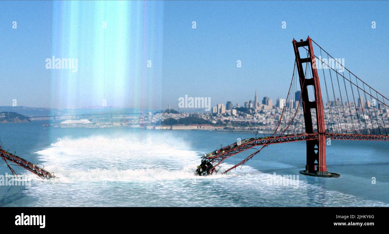 GOLDEN GATE BRIDGE COLLAPSES, THE CORE, 2003 Stock Photo - Alamy GOLDEN GATE BRIDGE COLLAPSES, THE CORE, 2003 Stock Photo - Alamy
