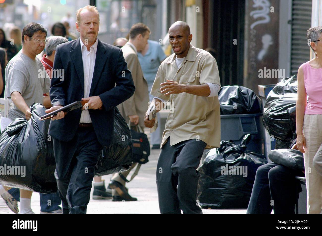 BRUCE WILLIS, MOS DEF POSTER, 16 BLOCKS, 2006 Stock Photo - Alamy