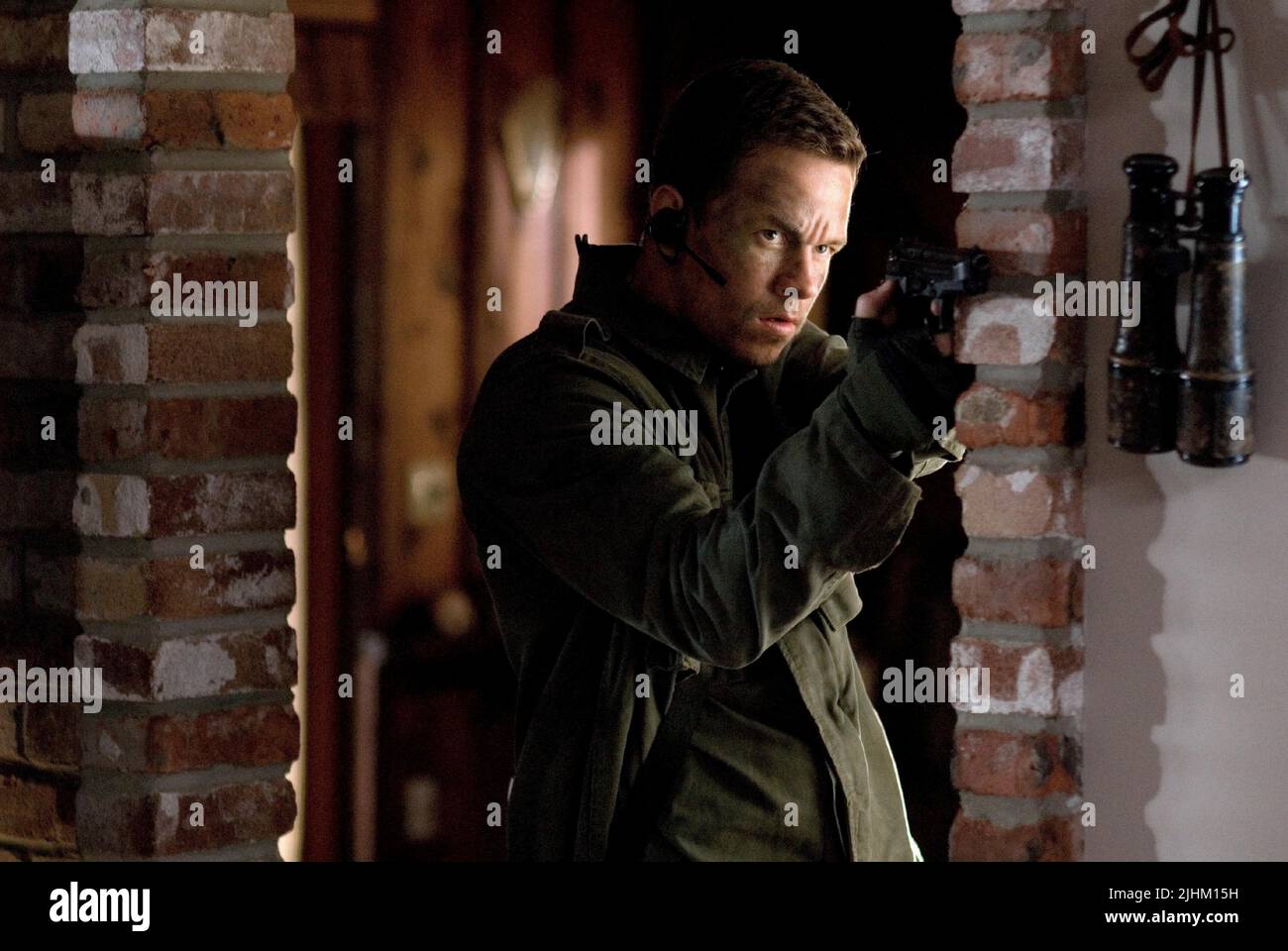 MARK WAHLBERG, SHOOTER, 2007 Stock Photo - Alamy