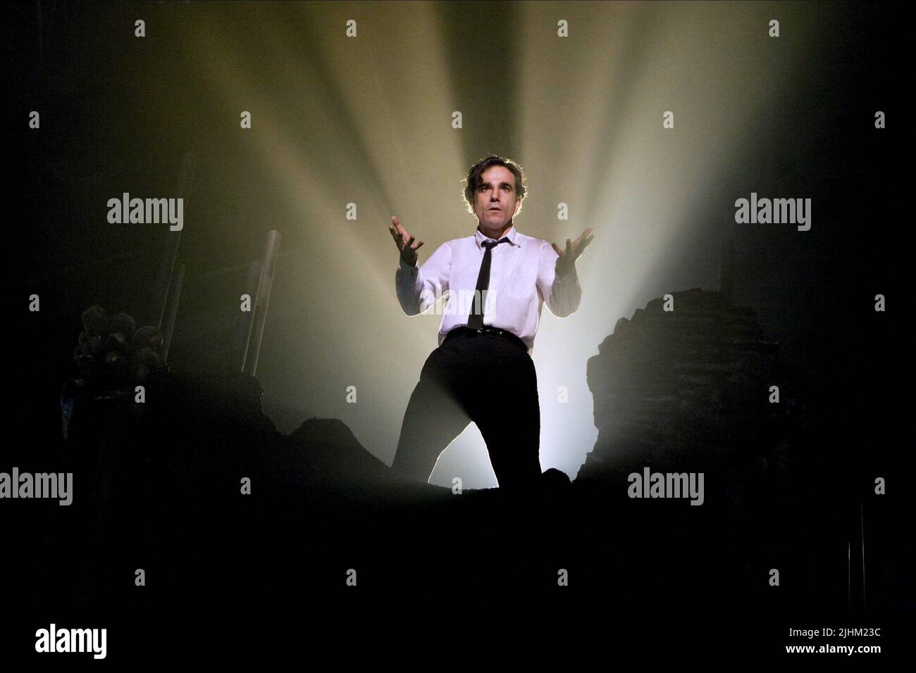 DANIEL DAY-LEWIS, NINE, 2009 Stock Photo - Alamy