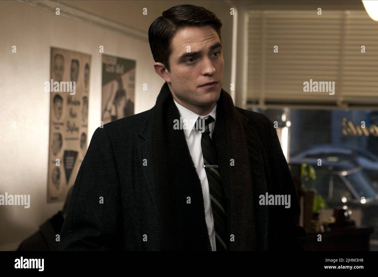 Robert pattinson portrait hi-res stock photography and images - Alamy