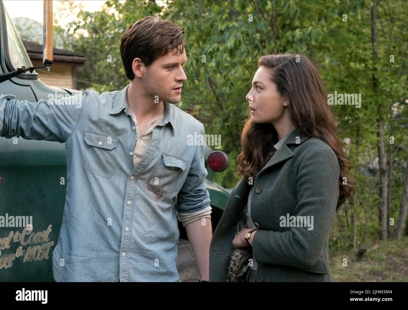 LUKE KLEINTANK, ALEXA DAVALOS, THE MAN IN THE HIGH CASTLE : SEASON 1 ...